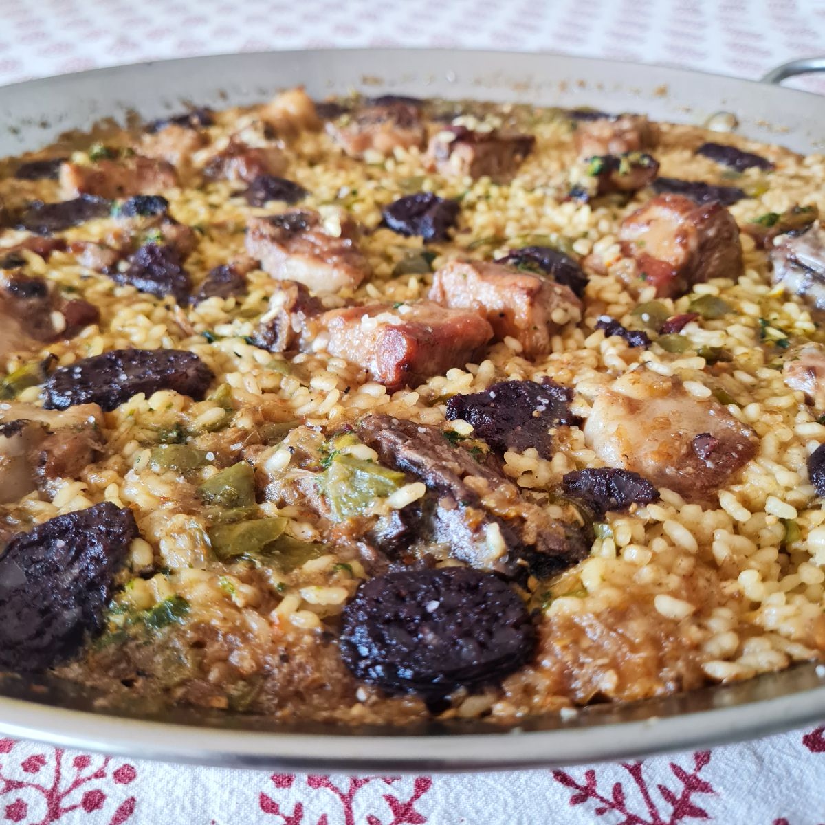 Arròs amb costella de porc i botifarra negra, recepta